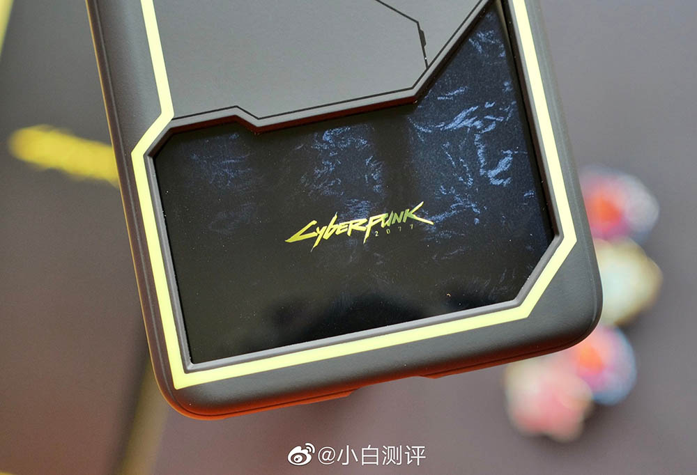 OnePlus anuncia OnePlus 8T Cyberpunk 2077 Edition con diseño temático