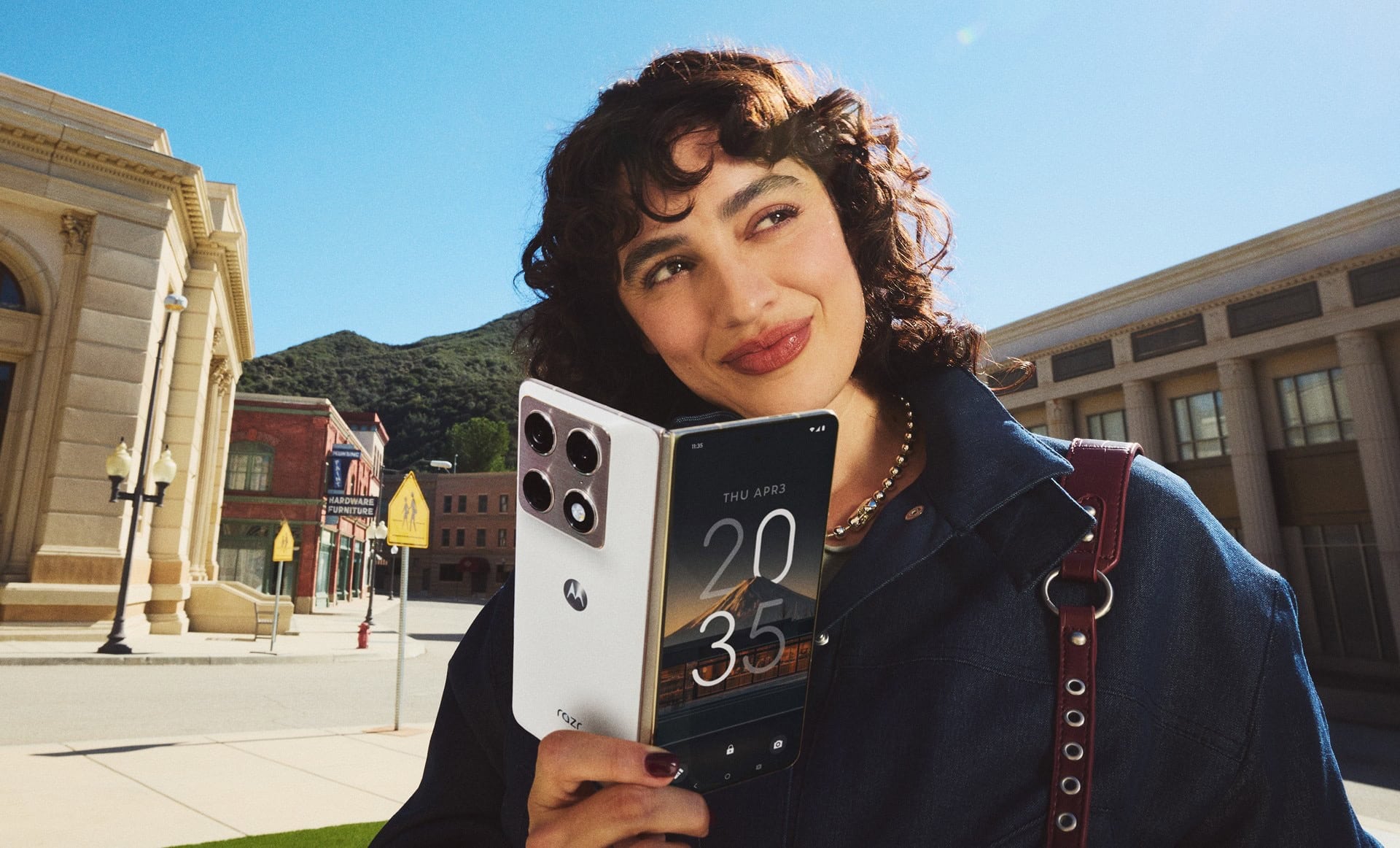 Motorola Unveils the Razr Fold – Its First Book‑Style Foldable ...